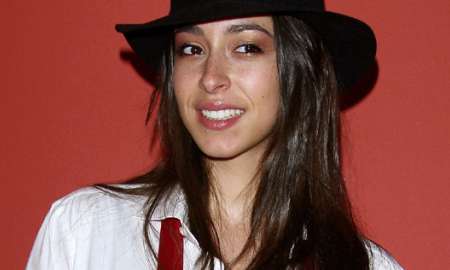 Neta de Charlie Chaplin entra para Game of Thrones - Estrelando