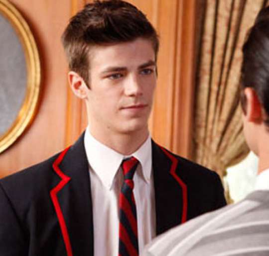 Confira a primeira imagem de Sebastian em Glee - Estrelando