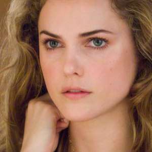 Atriz de Felicity será espiã em nova série - Estrelando