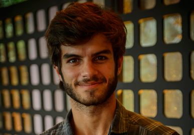 Daniel Blanco vai viver um ativista em Totalmente Demais! - Estrelando