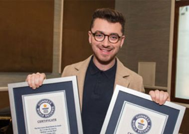 Sam Smith aparece não uma, mas duas vezes no Guiness Book! - Estrelando