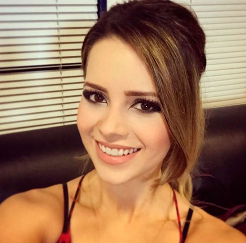 Sandy adota novo visual, compare o antes e o depois aqui! - Estrelando
