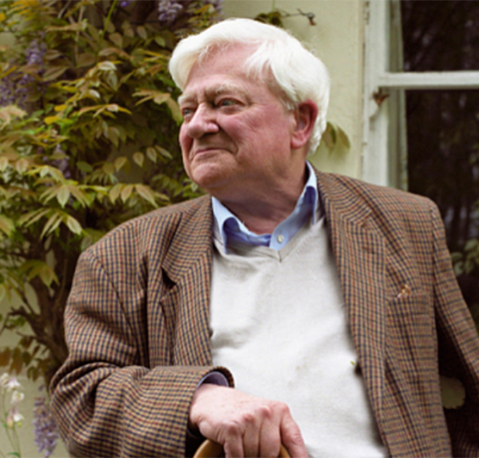 Escritor Richard Adams morre aos 96 anos de idade - Estrelando