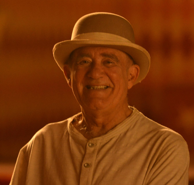 Em novo vídeo de Os Saltimbancos Trapalhões, Renato Aragão conta que ...