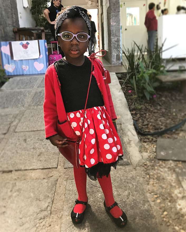 Giovanna Ewbank publica foto de Titi exibindo look e diretor de revista ...