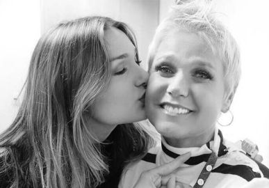 Xuxa Meneghel mostra imagens da infância da filha, Sasha, em homenagem ...