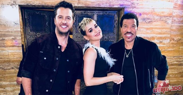 Katy Perry rasga a calça durante gravação do American Idol, assista ...