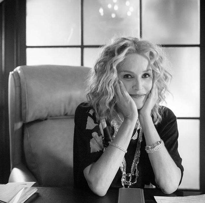 Confira os momentos mais sexys de Sharon Stone nos cinemas - Estrelando