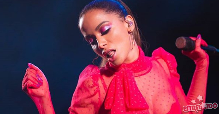 Anitta cumpre promessa e aparece rebolando muito por conscientização ...