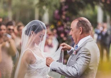 Isis Valverde posta foto para relembrar o pai: Tenho você pertinho para ...