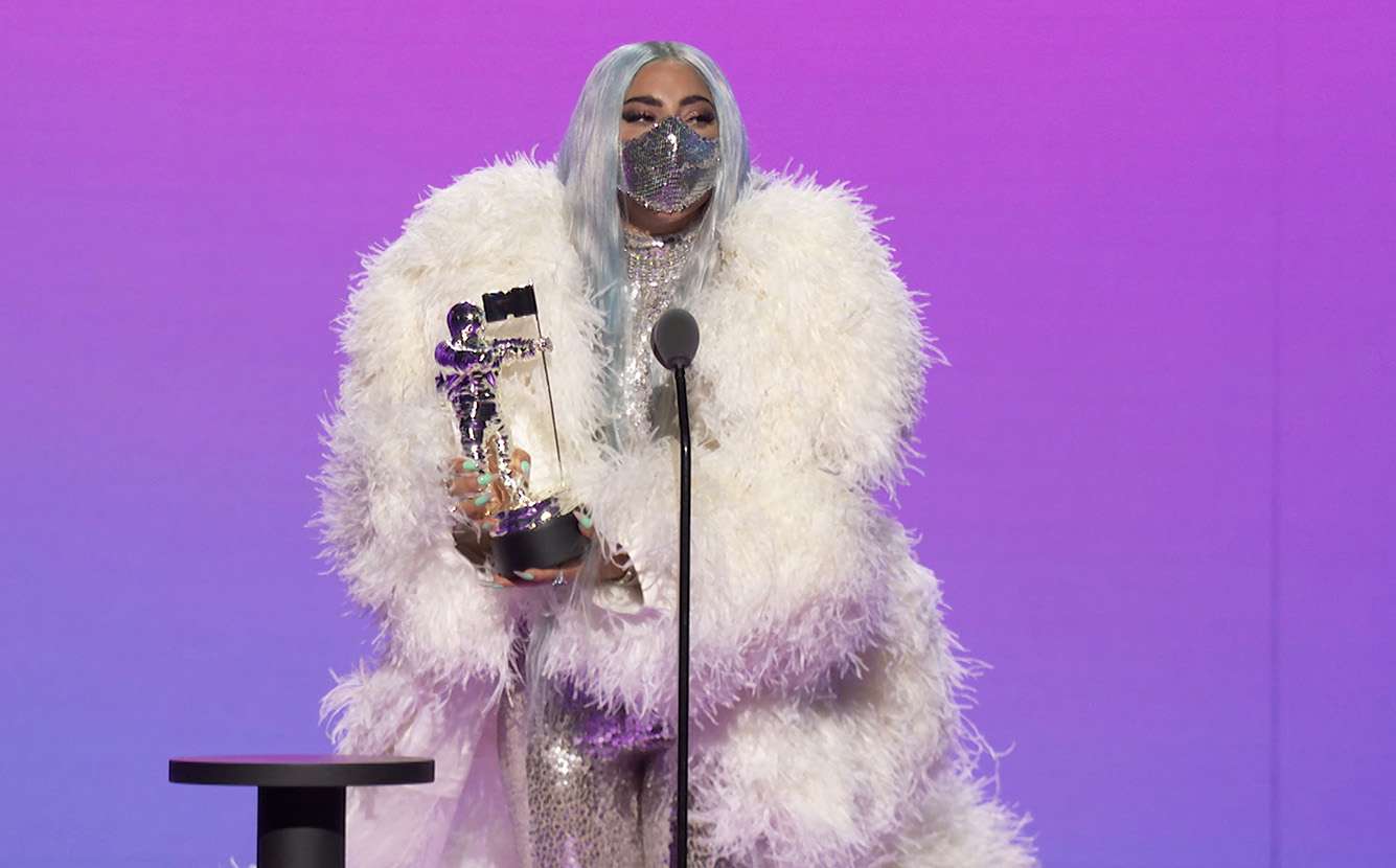 Saiba por que The Weeknd apareceu com o rosto todo machucado no VMA ...