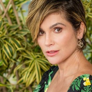 Flávia Alessandra comemora a marca de 10 milhões de seguidores no ...