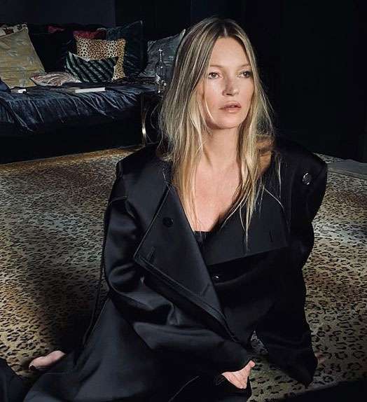 Kate Moss e seus 30 anos de sucesso na carreira de modelo - Estrelando