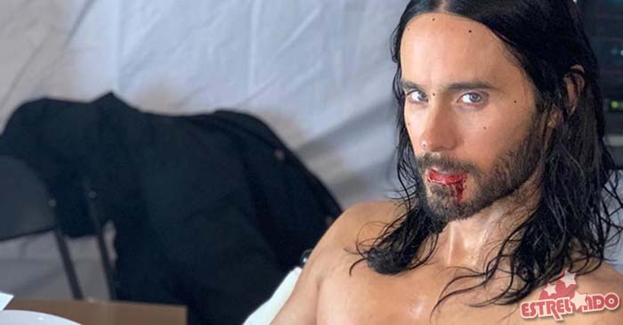 Jared Leto exibe abdômen definido em foto comemorando seus 50 anos de ...