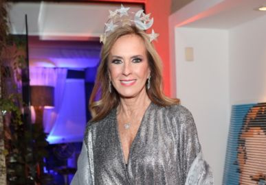 Helô Pinheiro homenageia Vinicius de Moraes e Tom Jobim nos 60 anos de ...