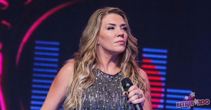 Simony investe em novo visual com laces e declara que agora é uma ...