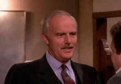 Richard Roat, ator de Seinfeld e Friends, morre aos 89 anos de idade ...