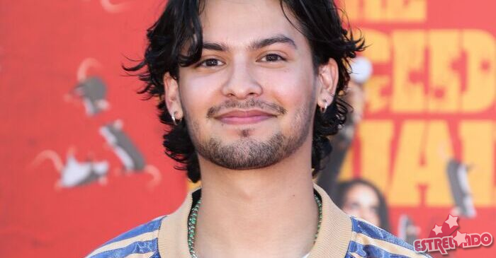 Xolo Maridueña fala sobre Besouro Azul e alfineta: Histórias sobre ...