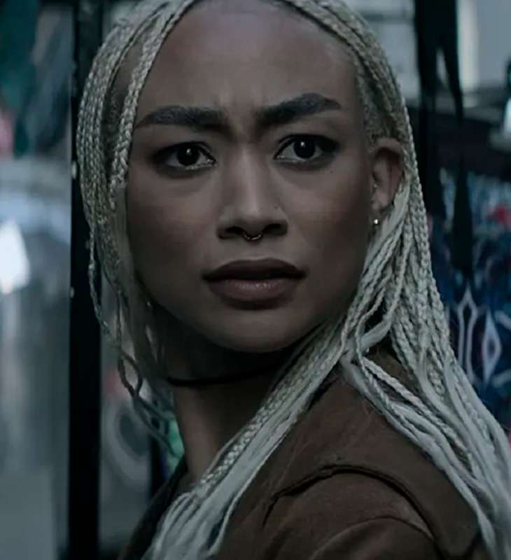 Nova identidade, outro país, mas o mesmo stalker de sempre! Veja o que ...