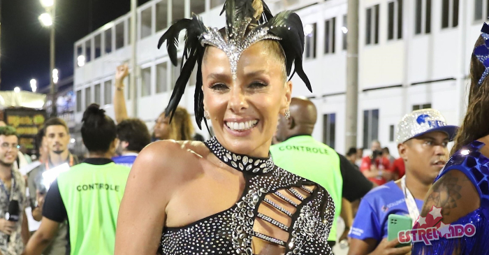 Vídeo de Adriane Galisteu sambando bomba e web reage, assista! - Estrelando