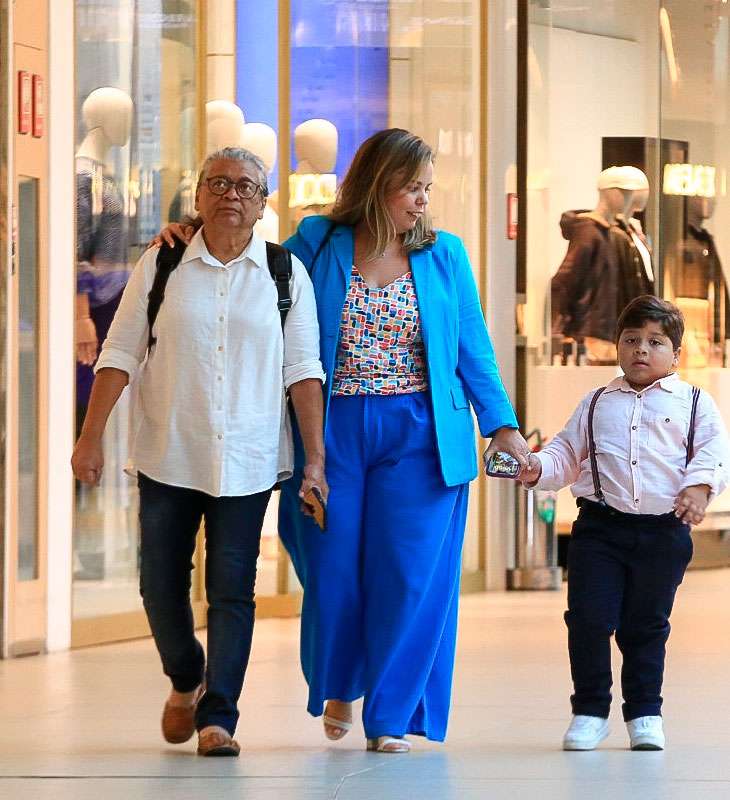 Ex-empresária de Xuxa Meneghel, Marlene Mattos é vista passeando em ...