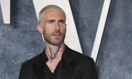 Adam Levine, do Maroon 5, reconhece fã brasileiro e entrega passe livre ...