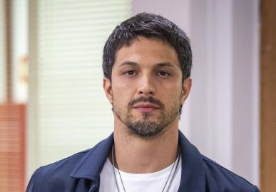 Rômulo Estrela rebate haters após mostrar bastidores com Clara Buarque ...