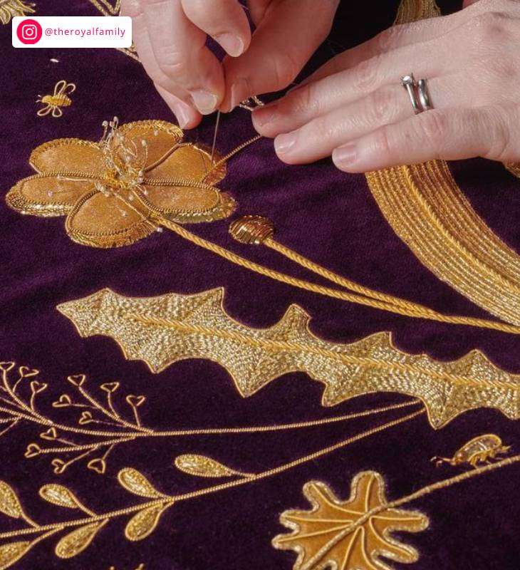 Rei Charles III tem reação engraçada ao receber coroa de papel, veja ...