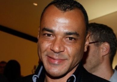Por conta de dívida feita em empréstimo de três milhões de reais, Cafu ...