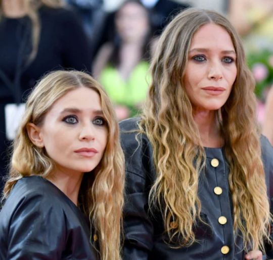 Sasha assina sua primeira coleção e posa como modelo pelas ruas de ...