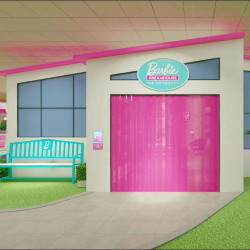 Já pensou em conhecer a casa da Barbie e ser boneca por um dia? Veja em ...