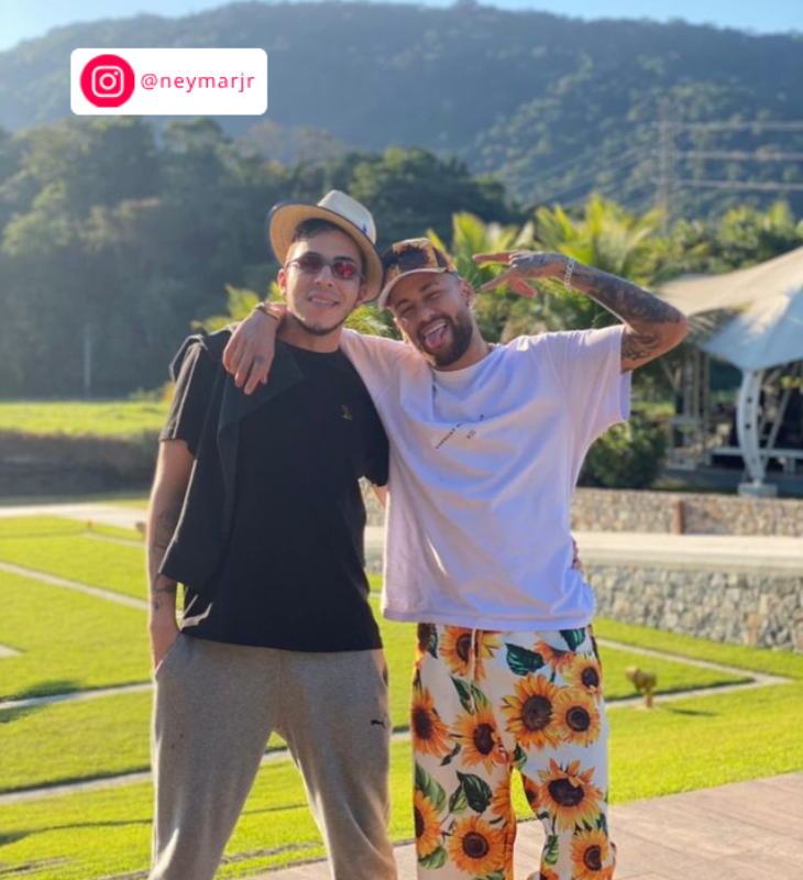 Óculos de grau, boné para trás, bermuda... Confira, em detalhes, tudo ...