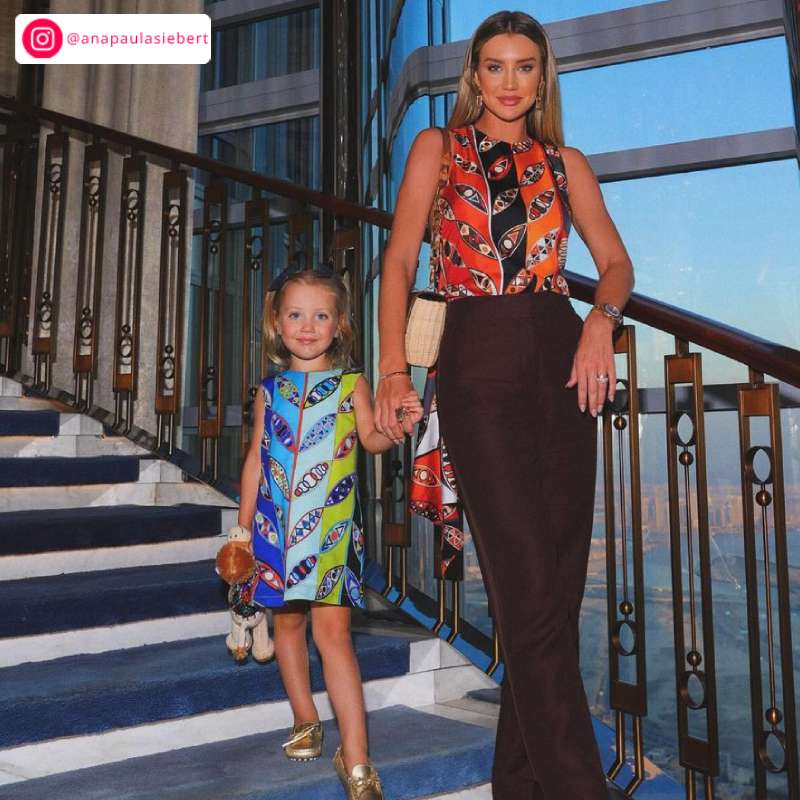 Uma boneca! Veja os looks mais fofos de Vicky, filha de Roberto Justus ...