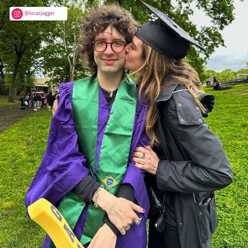 Lucas Jagger se forma no curso de Artes Literárias na Universidade de ...