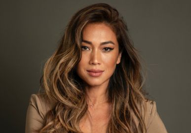 Após estrelar seu primeiro filme internacional, Danni Suzuki faz ...