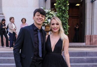 É real! Tata Estaniecki e Júlio Cocielo retiram sobrenome de casados ...